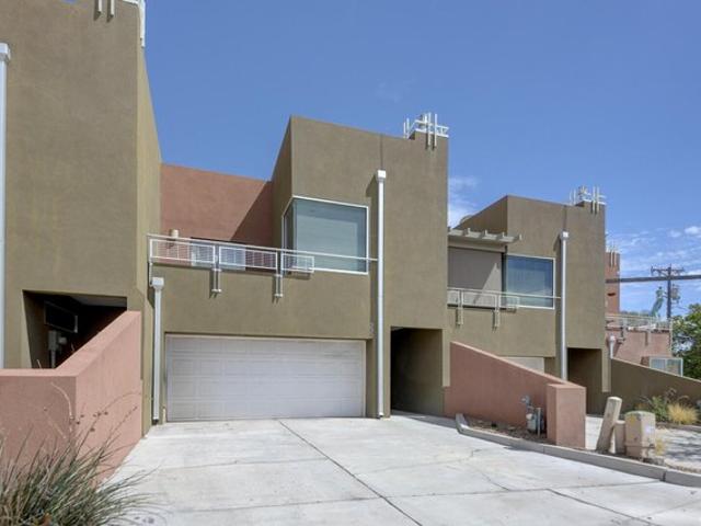 332 Valverde Dr SE, Albuquerque, NM 87108