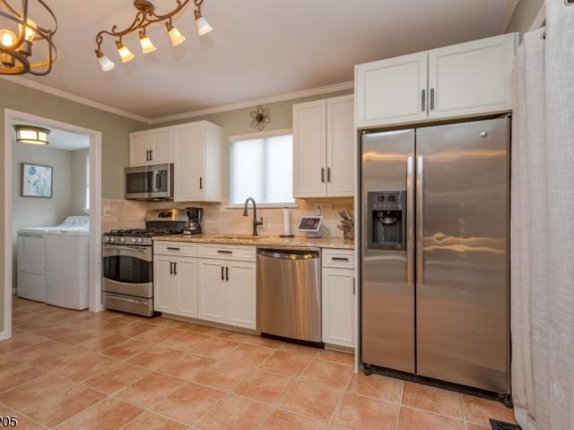 3334 Bloomingdale Dr