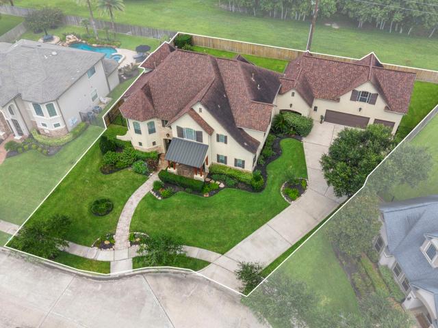 3334 Prestwick Square