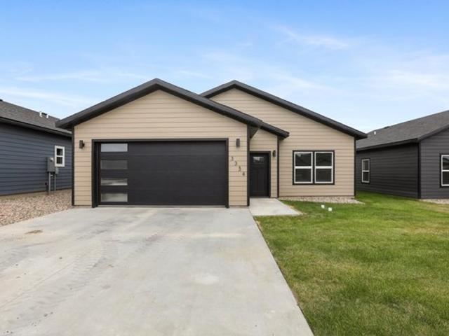 3334 34th St W, Williston, ND 58801
