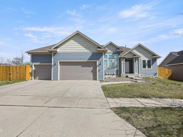 3334 30th St W, Williston, ND 58801