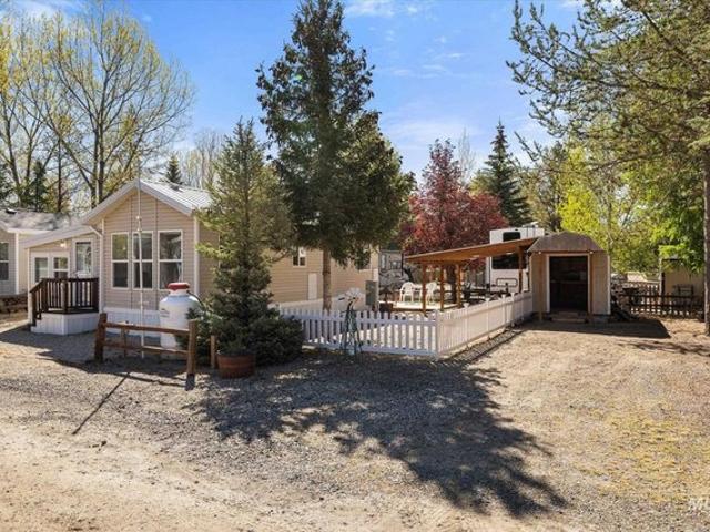 33/35 A St, Cascade, ID 83611