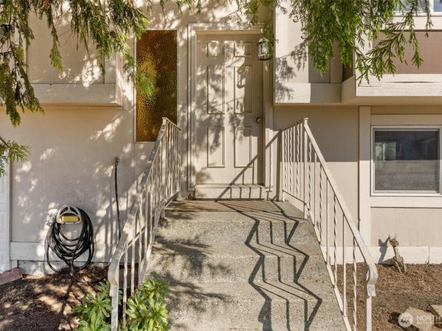 3335 Centennial Way NE
