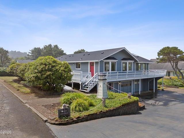 3335 Chinook Ave, Depoe Bay, OR 97341