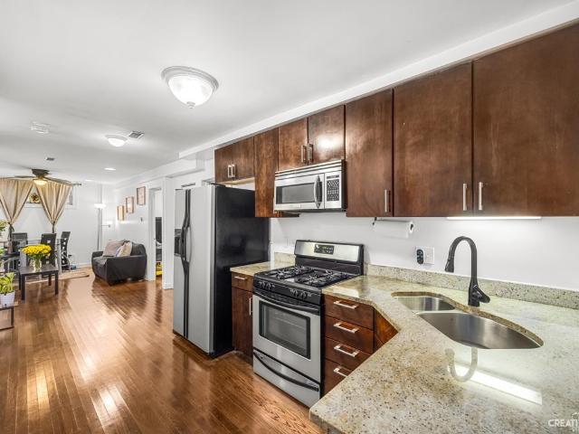 3335 w byron street # g