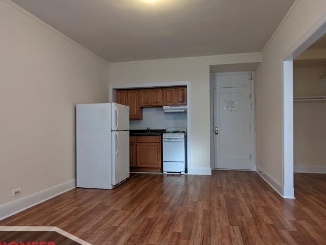 3335 W Diversey Avenue # 212