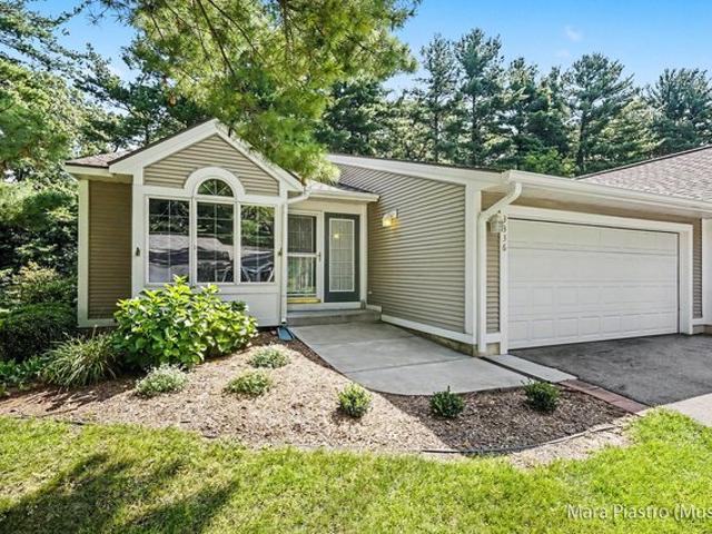 3336 Woodwind Dr NE Unit 32, Grand Rapids, MI 49525