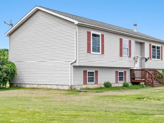 3337 Lakeview Dr, North Hero, VT 05474