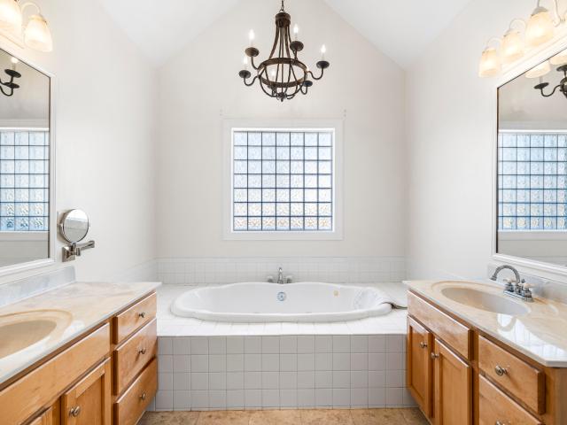3337 Scarlet Oak Dr, Mebane, NC 27302 | MLS #10110