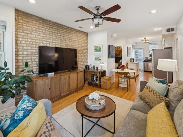 3337 W Byron Street # 1