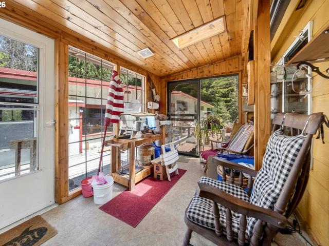 33382 cedar valley rd
