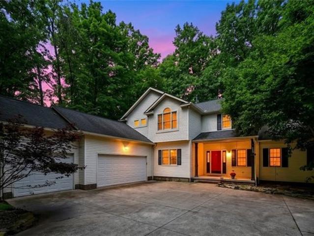 3338 Blessing Ln, Kent, OH 44240