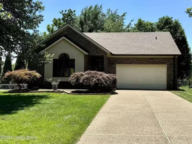 3338 Cardinal Ave, Pioneer Village, KY 40165 647746558