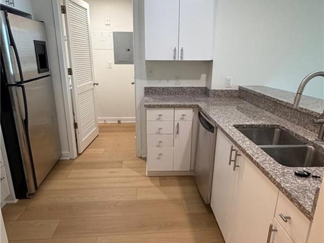 3338 Peachtree Road NE 1106