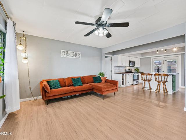 3338 w corrine drive