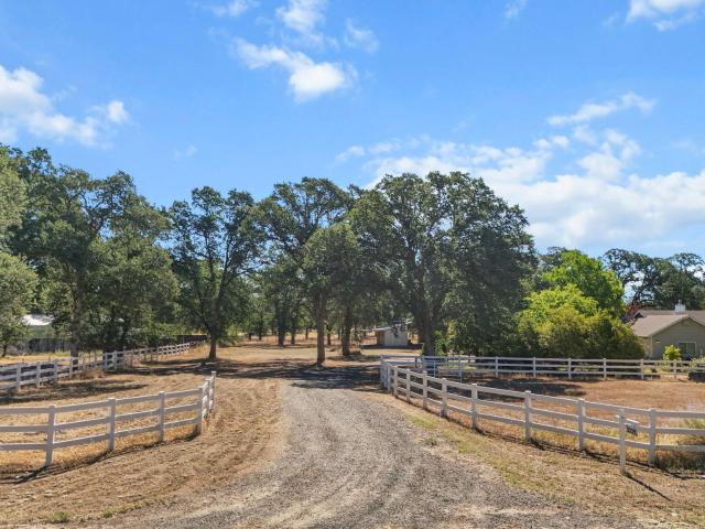 3339 Meadow Oak Drive