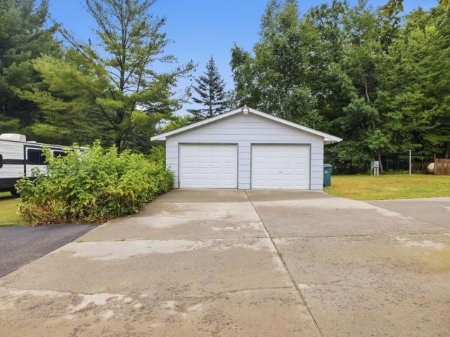 3339 Bluebird Road