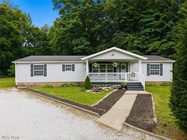 3339 Cottage Grove Rd, Akron, OH 44319