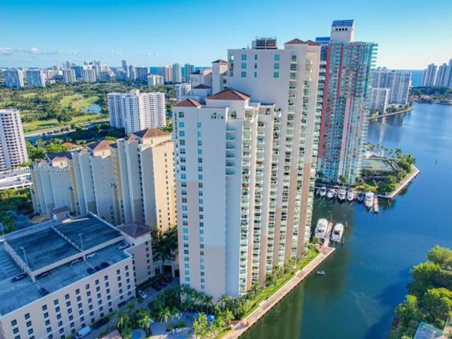 3330 NE 190th St #TH18, Aventura, FL 33180