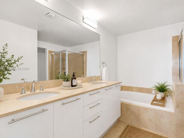 3330 NE 190th St, Unit 1212, Aventura, FL 33180 | MLS #A11975