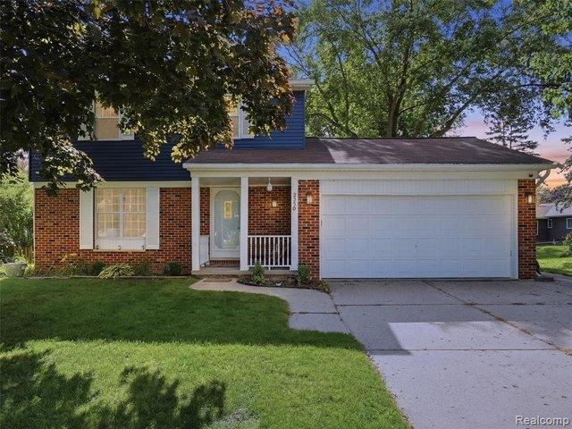 3330 Blasser Dr, Orion, MI 48359