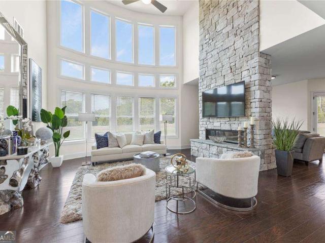 3330 Carswell Bend
