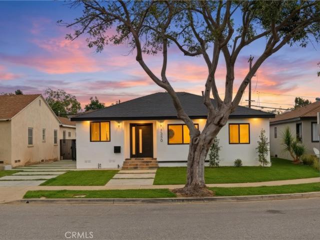 3330 Delaware Ave, Santa Monica, CA 90404 | MLS #PW26028 | Compass