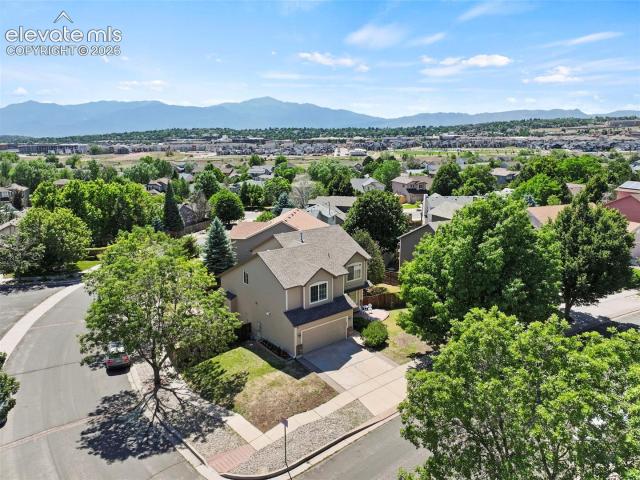 3330 Flying Horse Road
