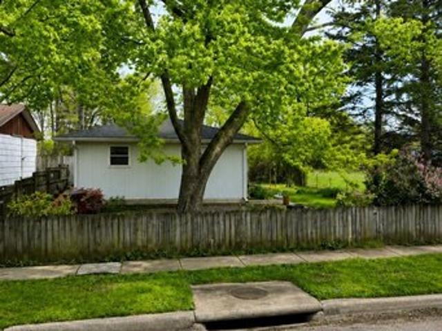 3330 Liberty Dr, Rockford, IL 61101