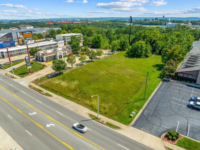 3330 Shepherd Of The Hills Expressway