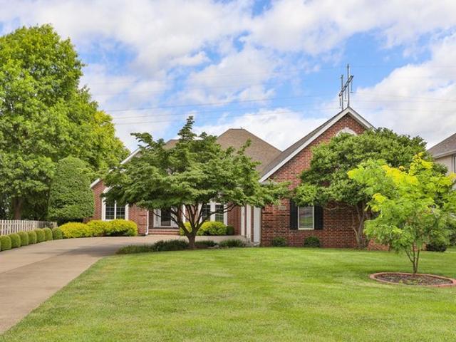 3331 E Fox Grape St, Springfield, MO 65804