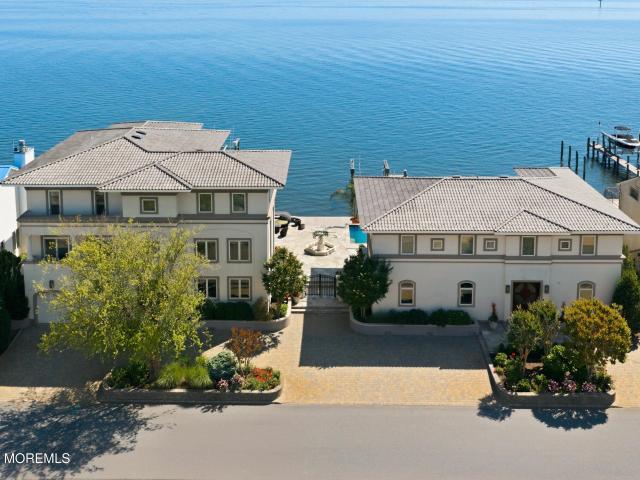 3331 3 Long Point Drive