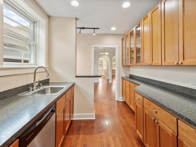 3332 N Claremont Avenue # 2