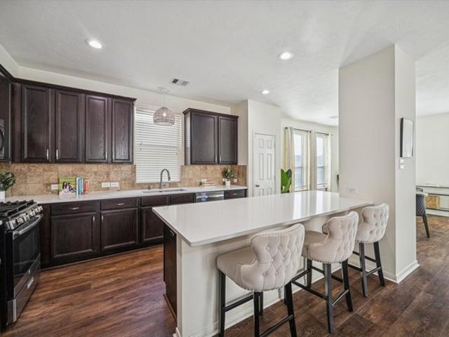 3332 Home Point Dr, Houston, TX 77091