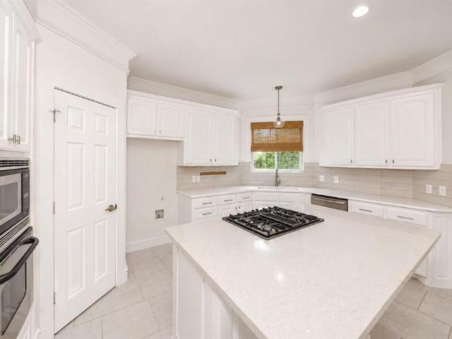 3332 W 4th Street