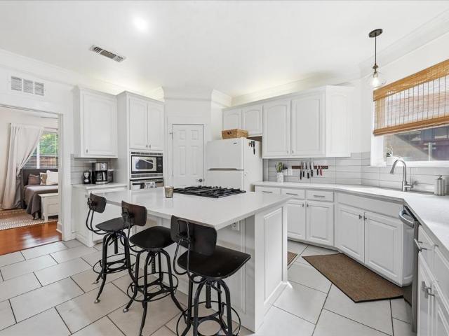3332 W 4th Street