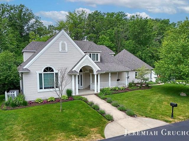3333 Falcon Bluff Ct NE, Grand Rapids, MI 49525