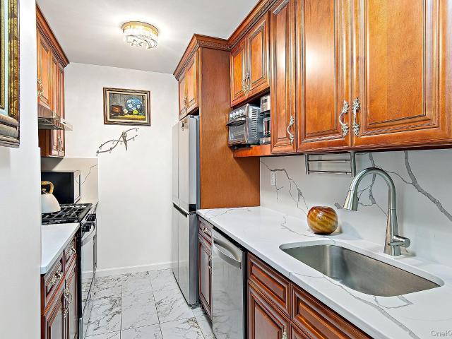 3333 Henry Hudson Parkway W 1G