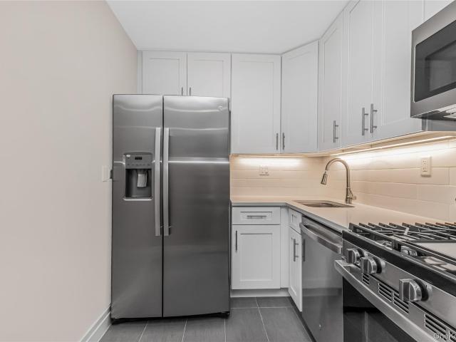 3333 Henry Hudson Parkway 18C