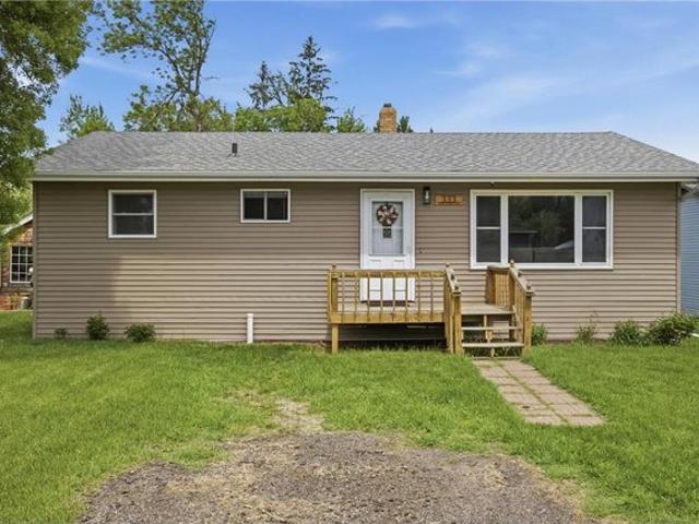 333 3rd Ave E, Hunter, ND 58048