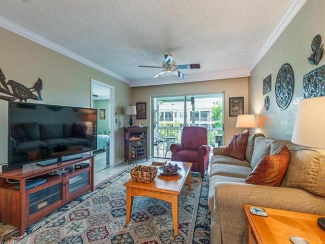 333 4th Ave S #301, Naples, FL 34102