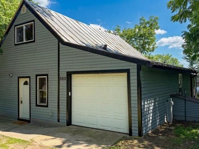 333 Center St, Oxford, WI 53952