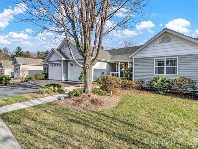 333 Charlestown Dr, Hendersonville, NC 28792