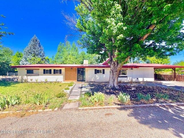 333 Clark Dr, Aztec, NM 87410