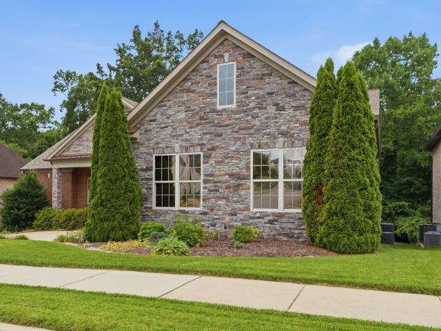 333 Bournemouth Ln