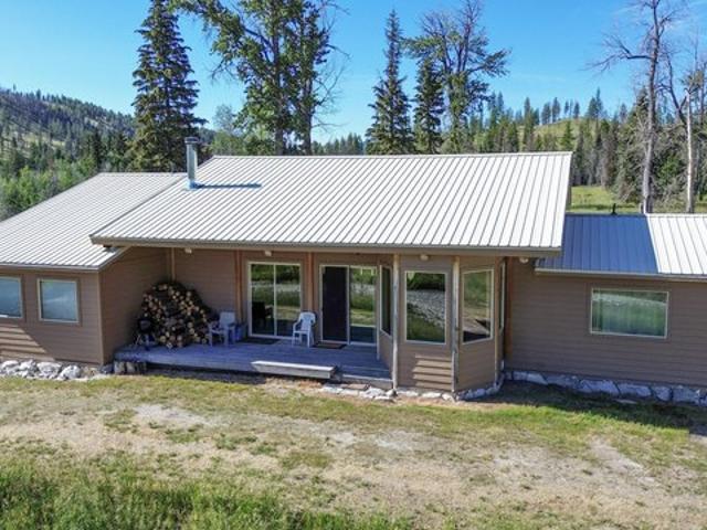 333 Bonaparte Lake Rd, Tonasket, WA 98855