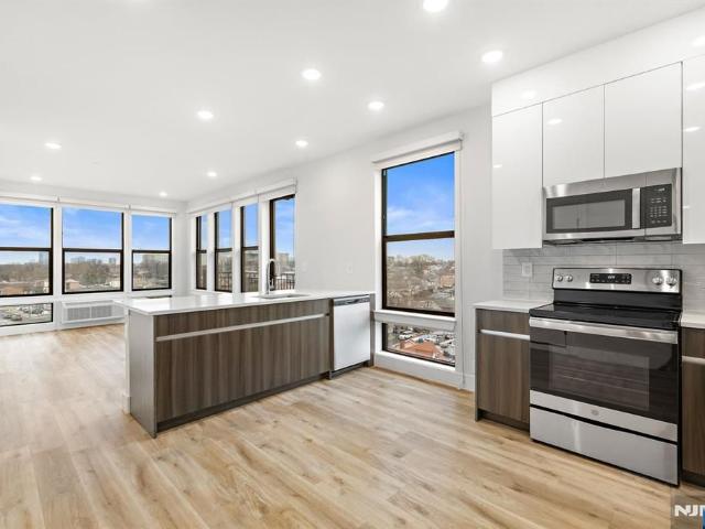 333 Bergen 422, Fairview, US, NJ