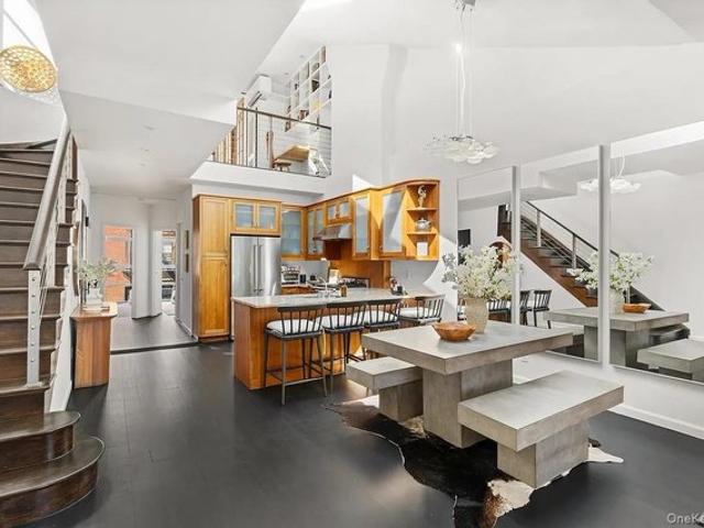 333 E 84th St Unit Ph, New York, NY 10028