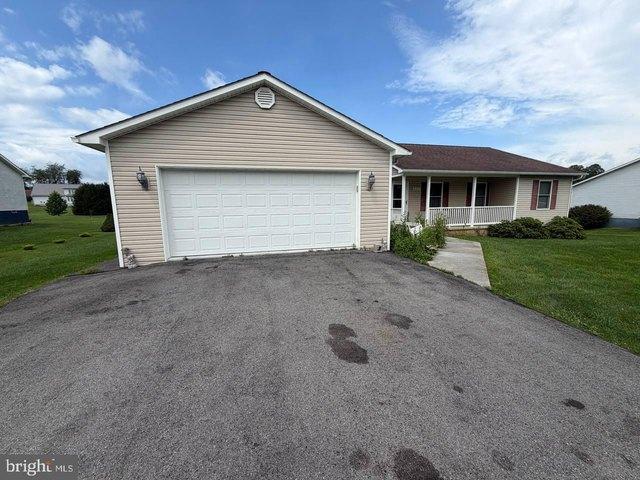333 E Bailey Rd, Lewisburg, WV 24901
