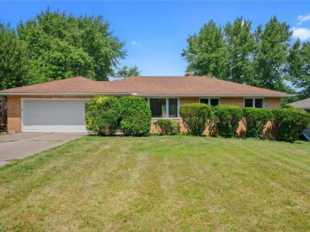333 E Ridgewood Dr, Seven Hills, OH 44131